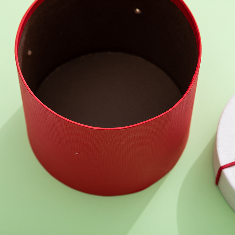 Cylindrical gift boxes manufacture