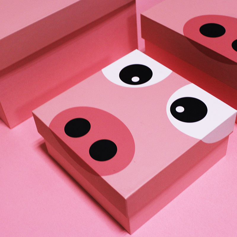 Pink cartoon pig print gift box